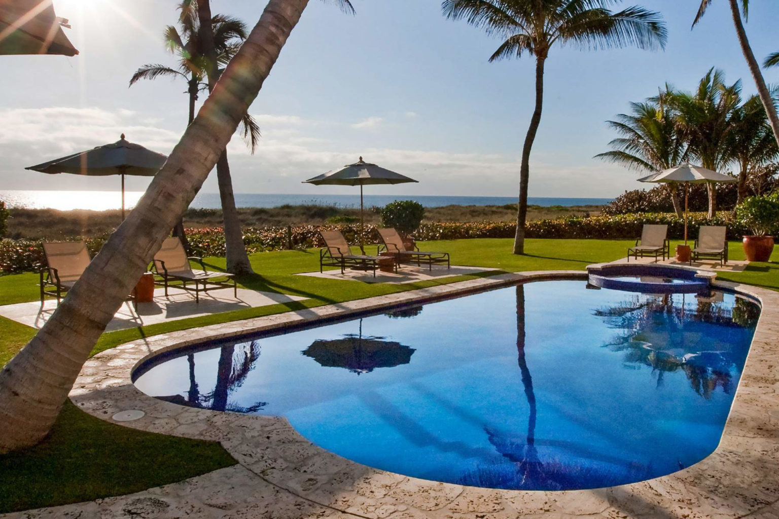 Pebble Brilliance: Deep Cove - Medium Blue Water Color